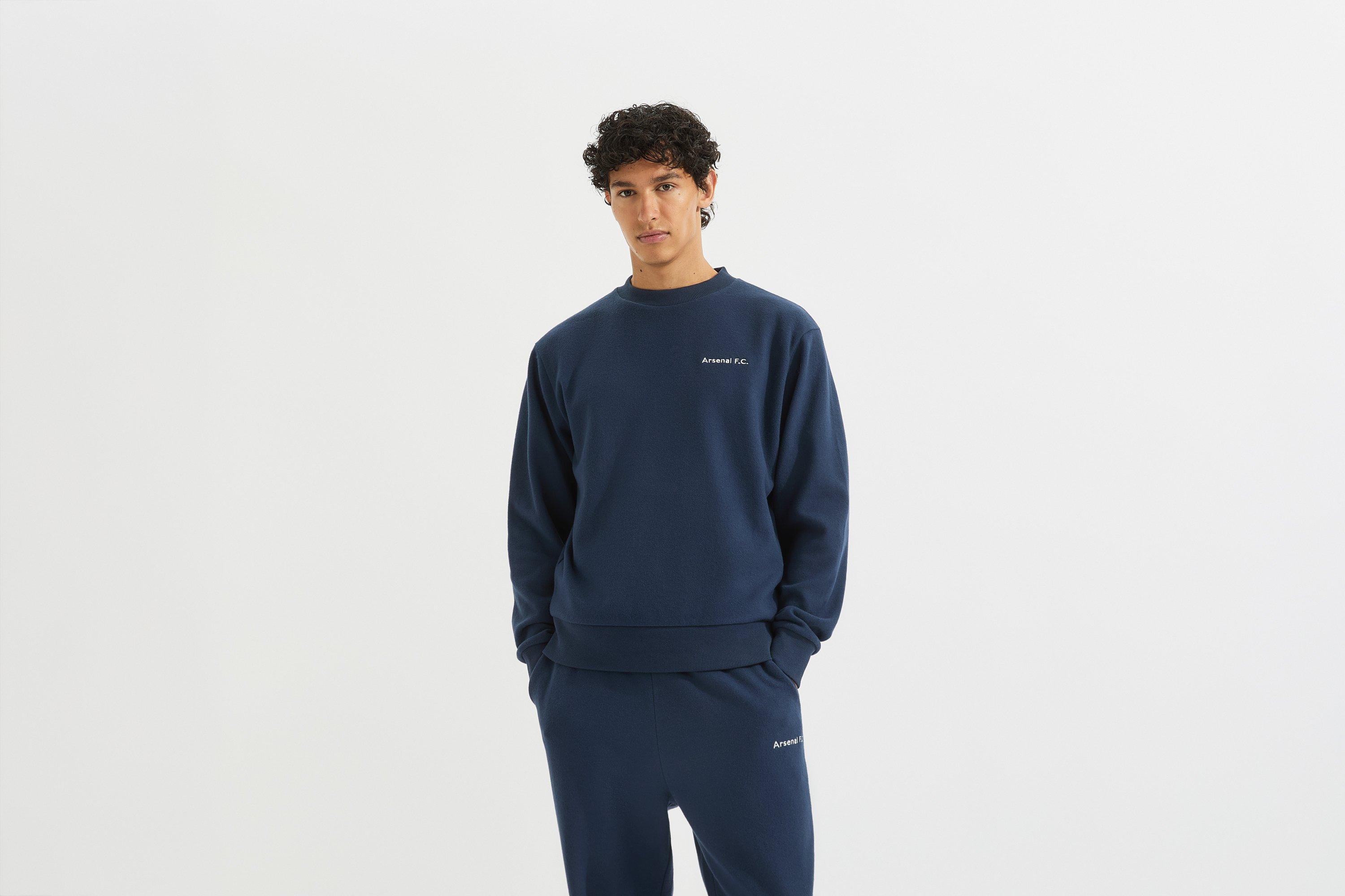 Arsenal Essentials Chapman Lounge Sweatshirt | Official Online Store