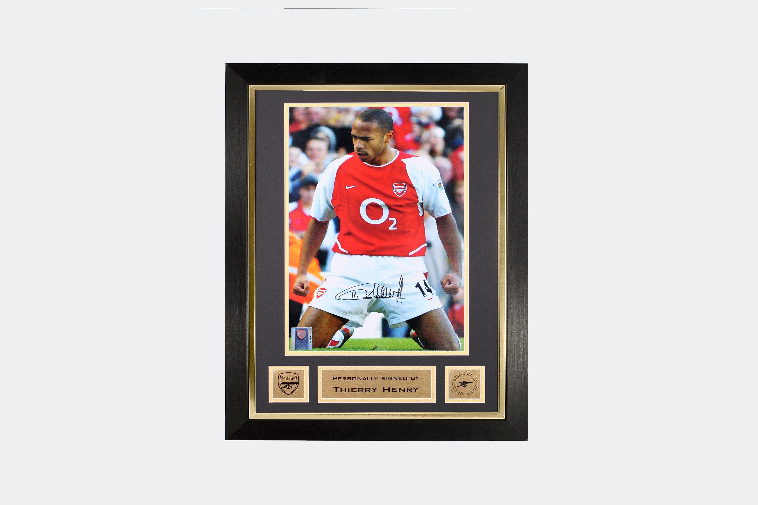 Tony Adams Statue Print | Official Arsenal Online Store