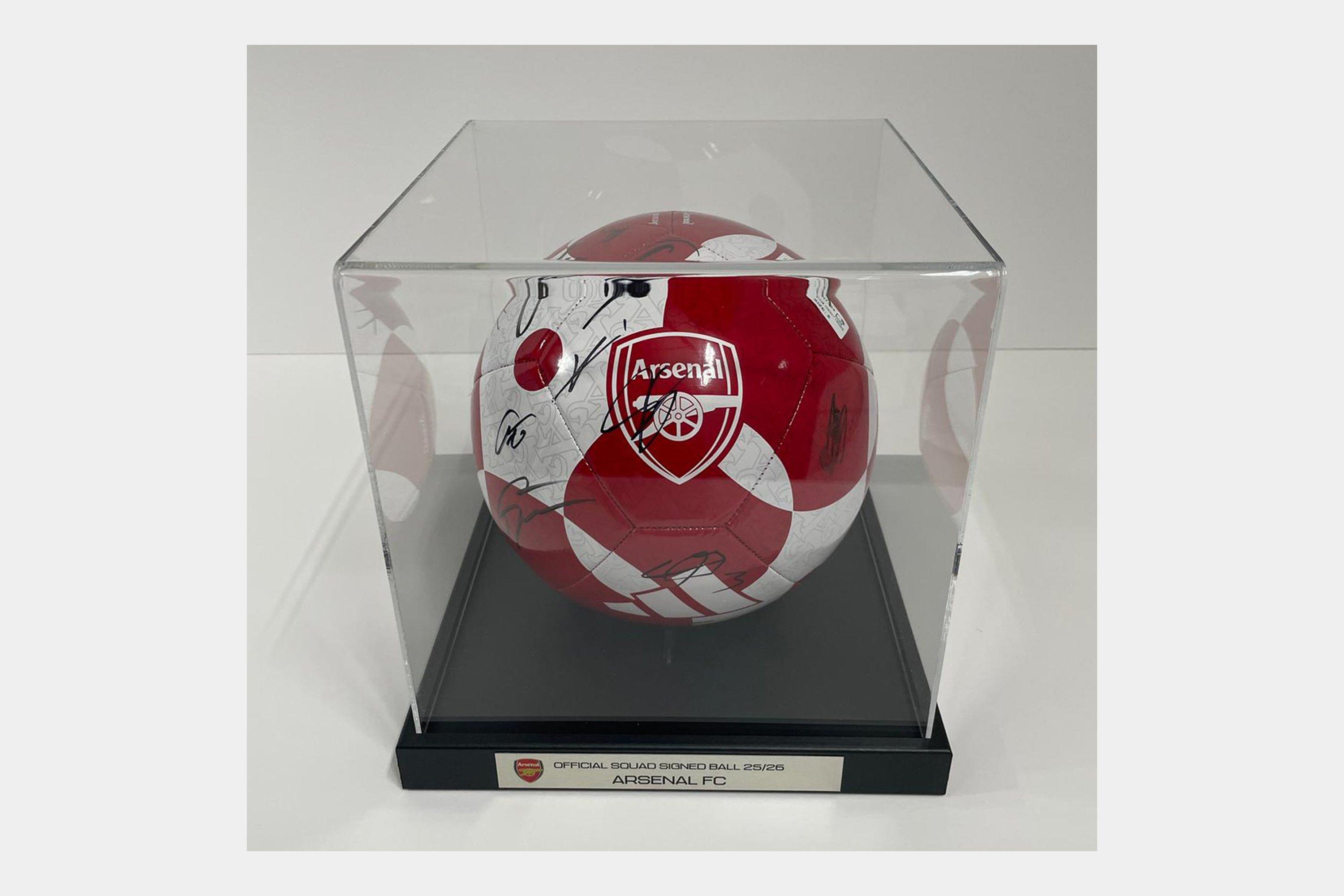 Arsenal 25/26 Squad Signed Ball Case | Official Online Store