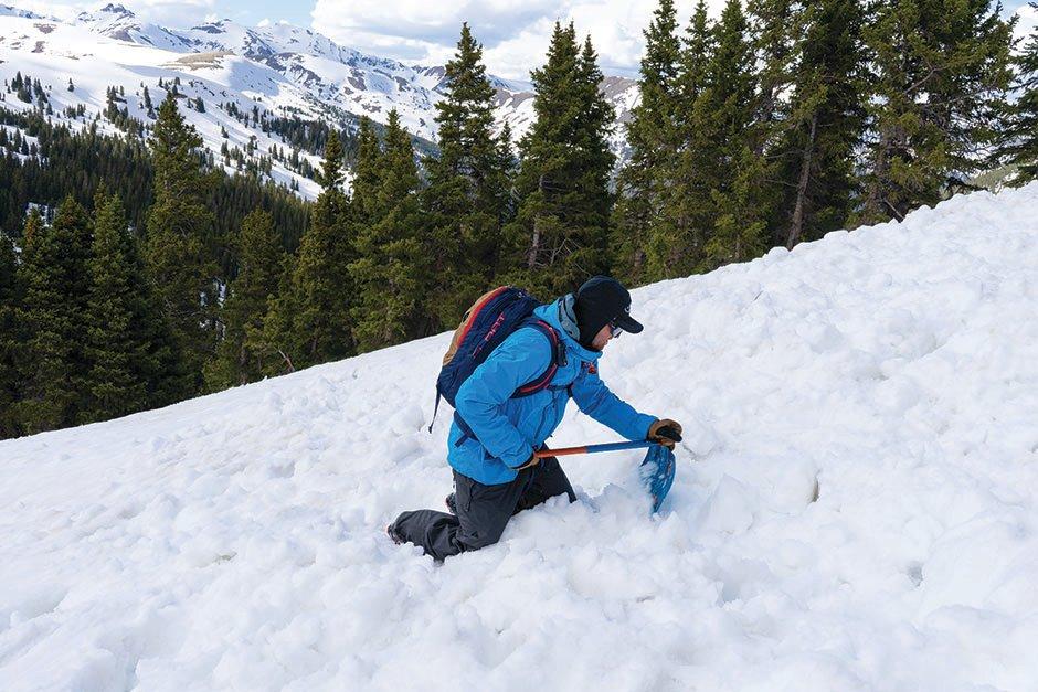 Traditional vs. Hoe Mode Shoveling: When and How to Use Each Avalanche ...