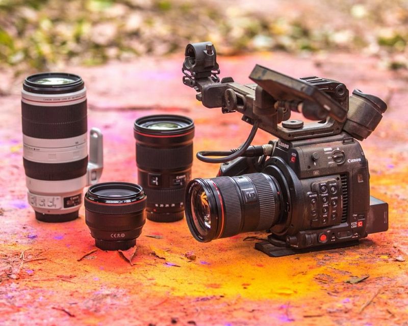 Kompakt og allsidig konfigurasjon: EOS C200 - Canon Norge
