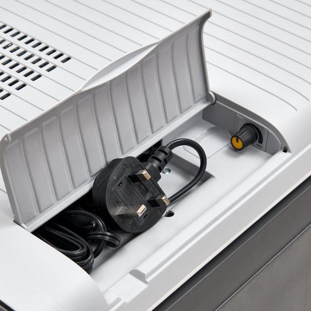 HI-GEAR 45L Portable Fridge | Blacks