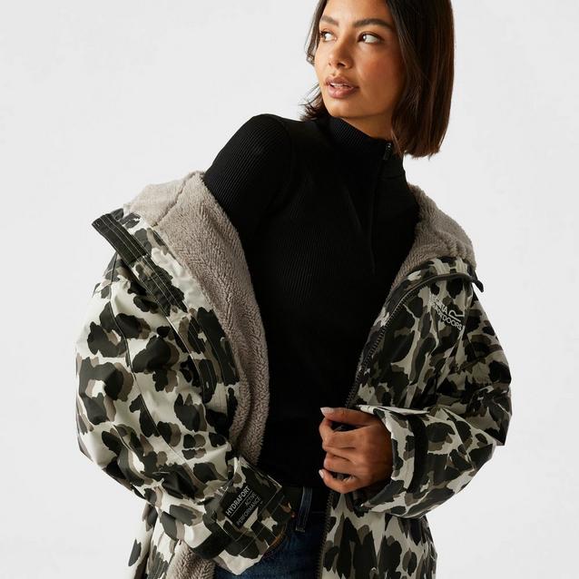 Regatta Waterproof Changing Robe | Blacks