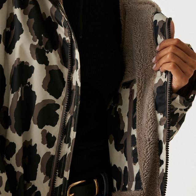 Regatta Waterproof Changing Robe | Millets