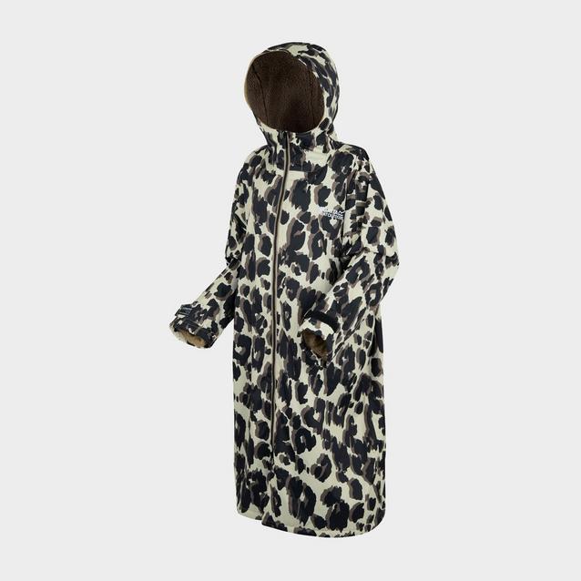 Regatta Waterproof Changing Robe | Blacks