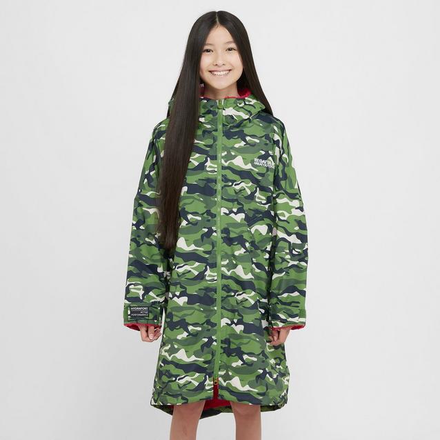 Regatta Kids’ Waterproof Changing Robe | GO Outdoors