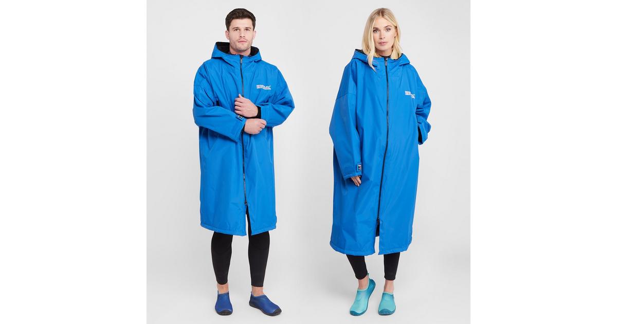 Regatta Waterproof Changing Robe | GO Outdoors