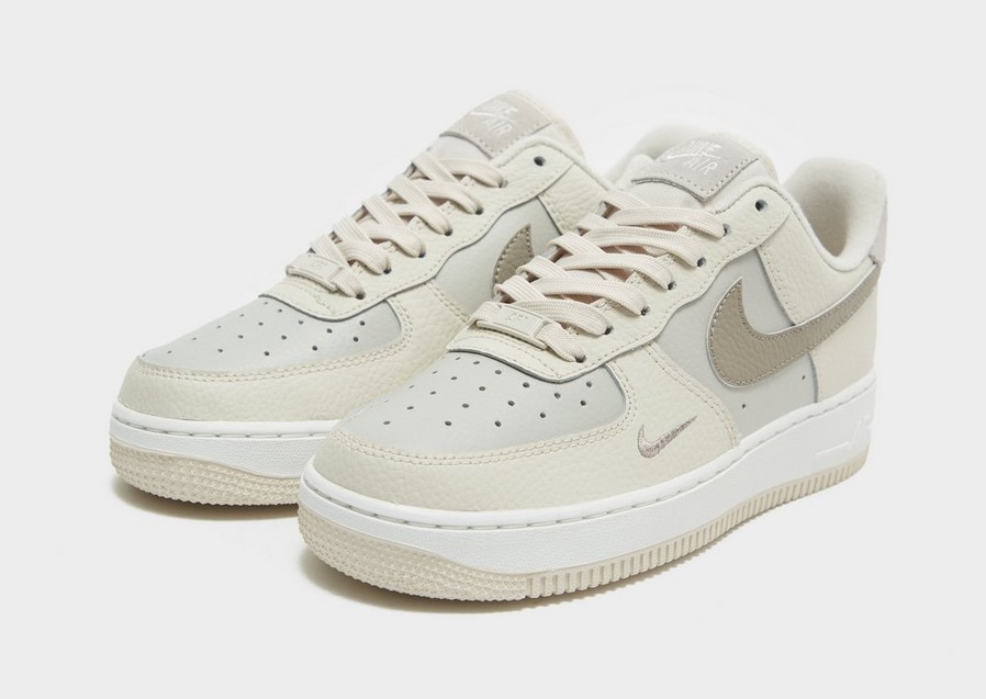 NIKE W AIR FORCE 1 LO '07 JDHO FB8483-100 | kolor Beżowy Damskie Buty w ...