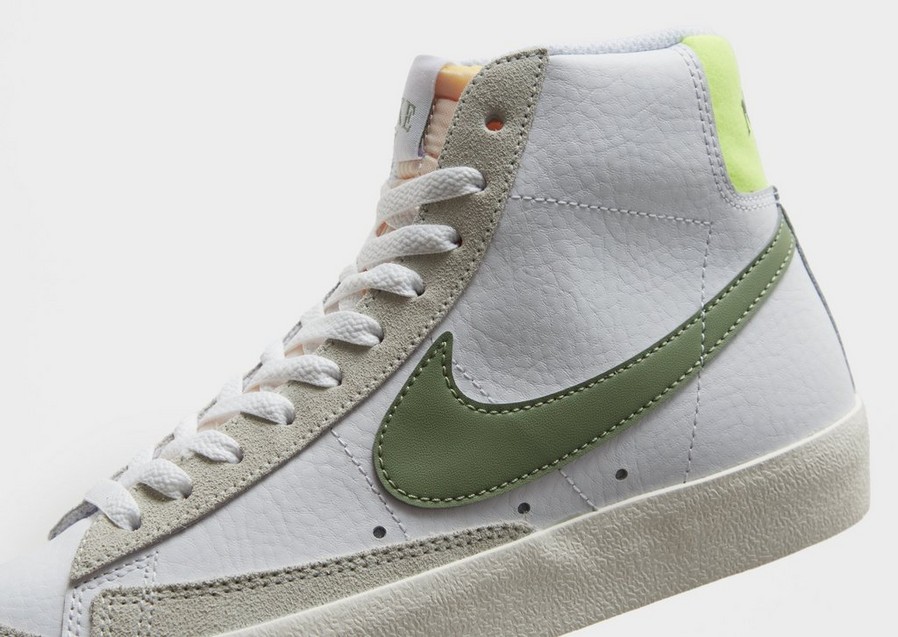 NIKE WMNS BLAZER MID '77 FJ4740-100 | kolor Biały Damskie Buty w JD Sports