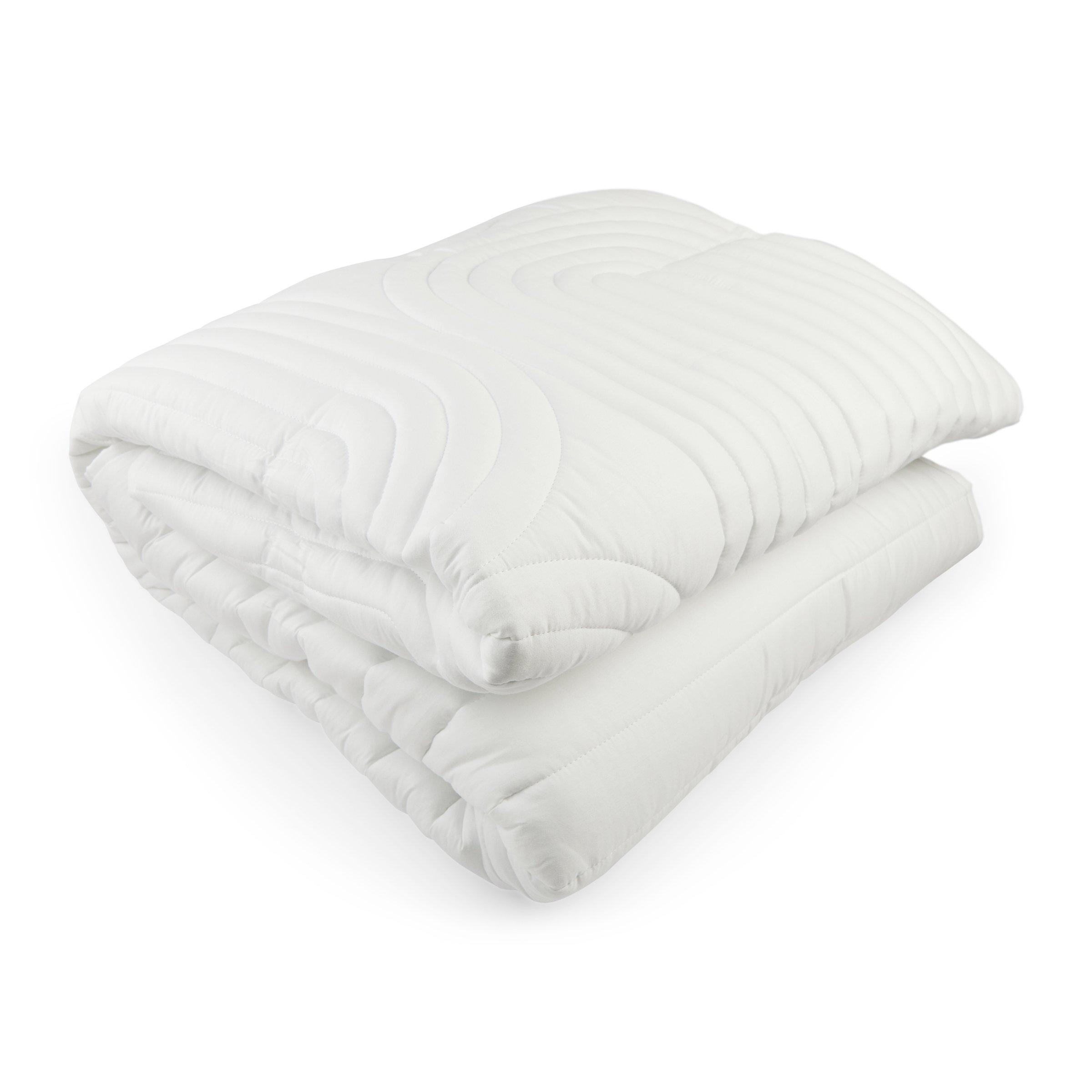 White Arch Quilt (3127489) | Loads of Living